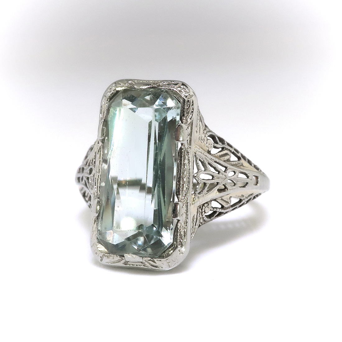 Art Deco Mixed Cut Rectangular Aquamarine Filigree Ring 18K | Antique ...