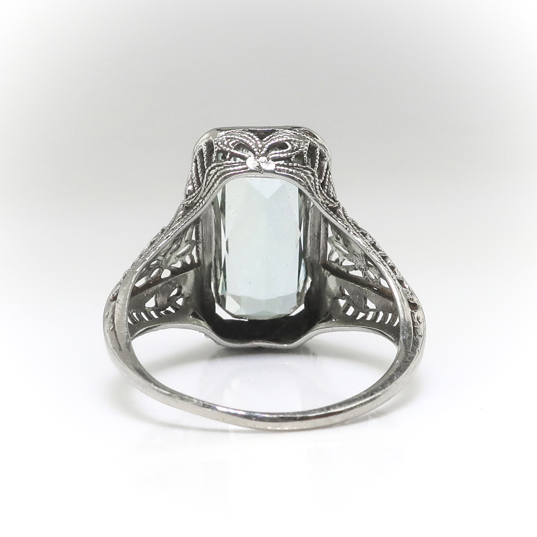 Art Deco Mixed Cut Rectangular Aquamarine Filigree Ring 18K | Antique ...