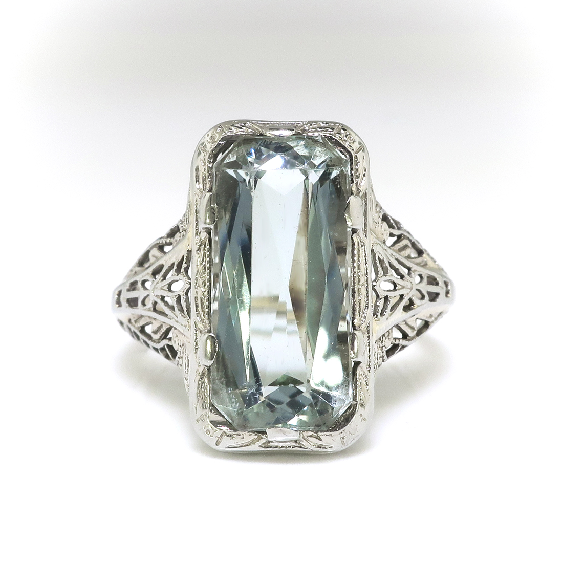 Art Deco Mixed Cut Rectangular Aquamarine Filigree Ring 18K | Antique ...
